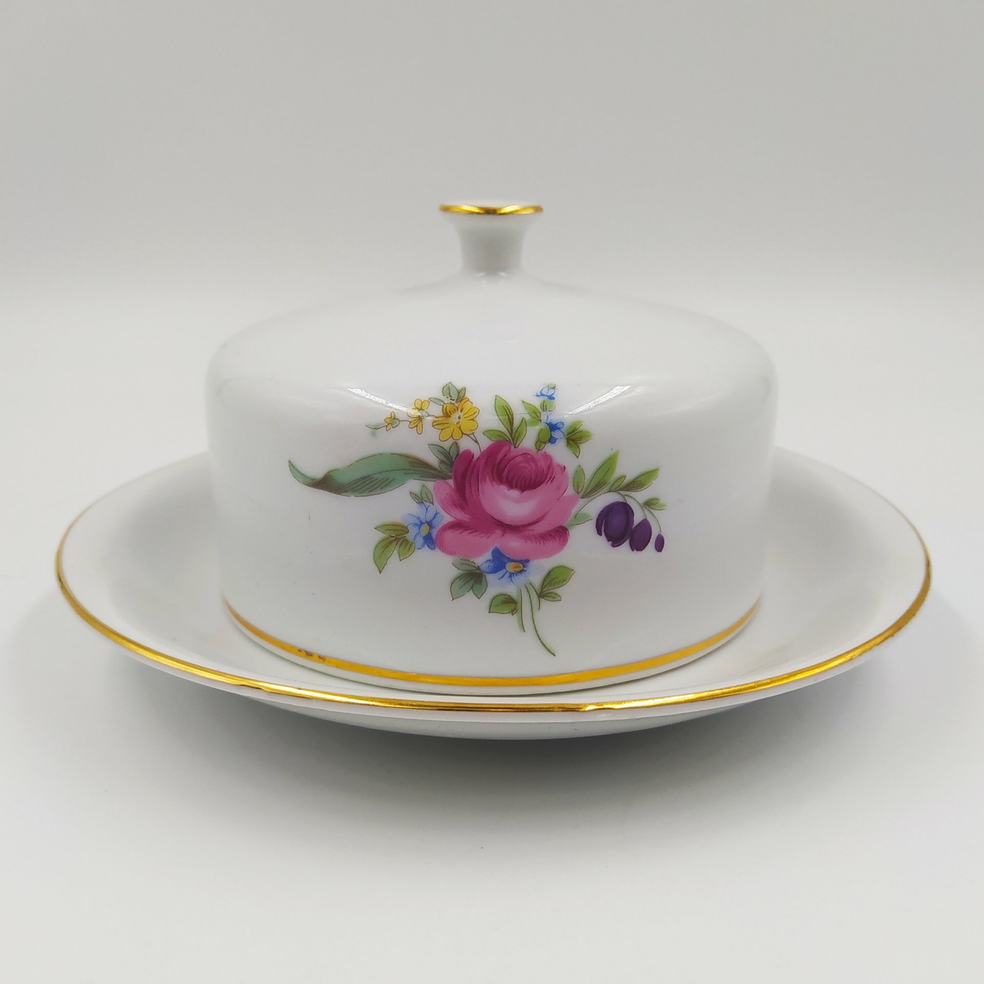 Масленка с цветочным декором, фарфор, деколь, золочение, Bohemia (Neurohlau)