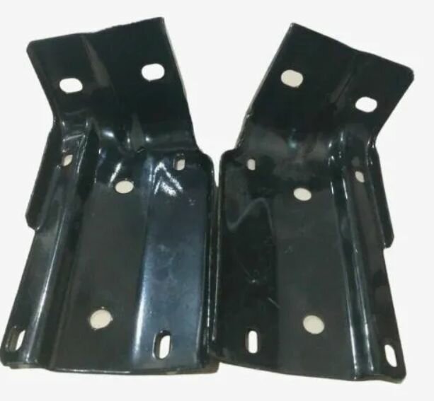 Кронштейн, клык бампера передний боковой ВАЗ Нива 21213, 4x4, 2121-31 комплект 2шт