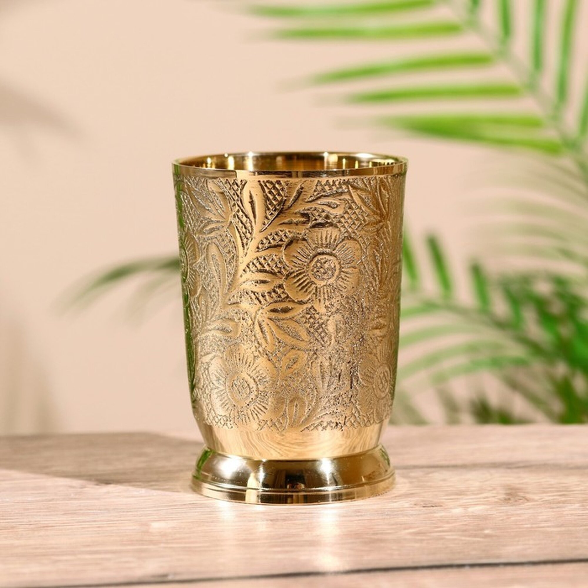 Стакан Сима-ленд "Эмбоус", латунь, золотистый, с рельефом, 250 мл
