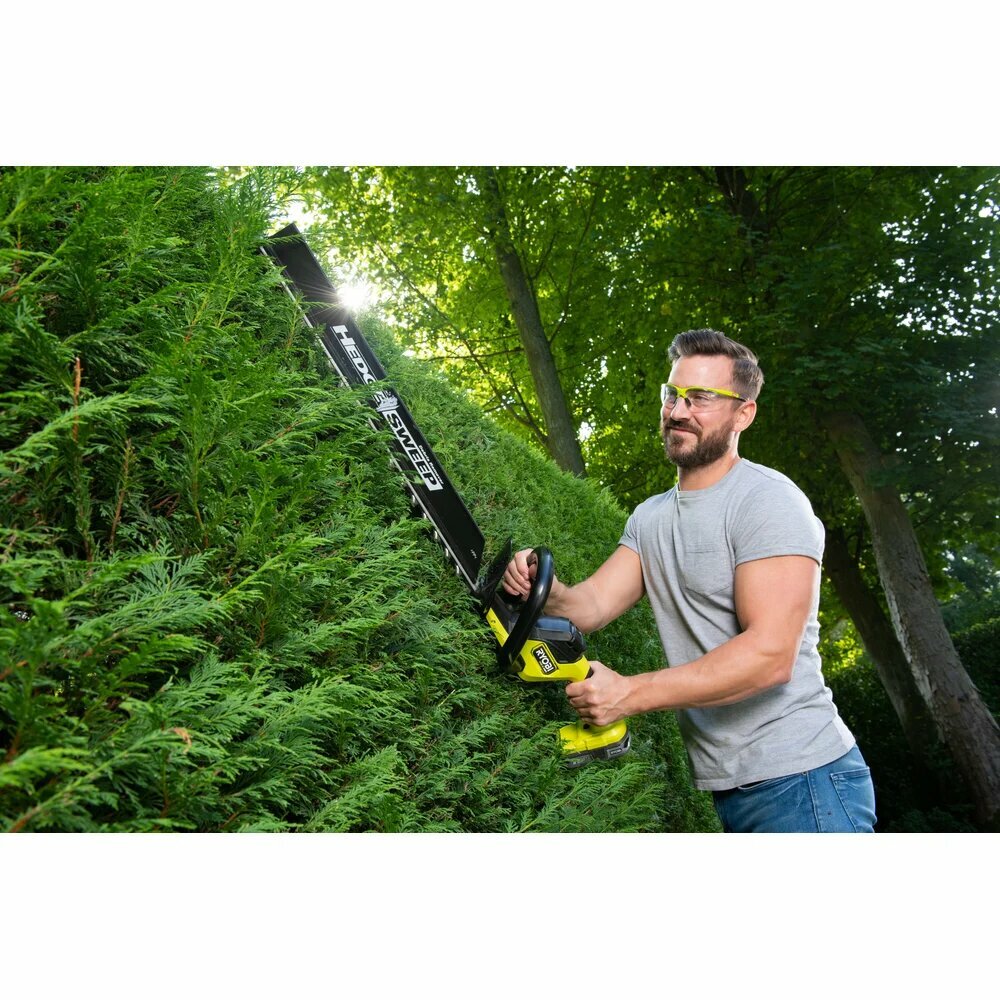 Кусторез Ryobi ONE+ RY18HTX60A-125 5133004907, аккумуляторный двусторонний нож, Li‑ion батарея для работы — фото 1