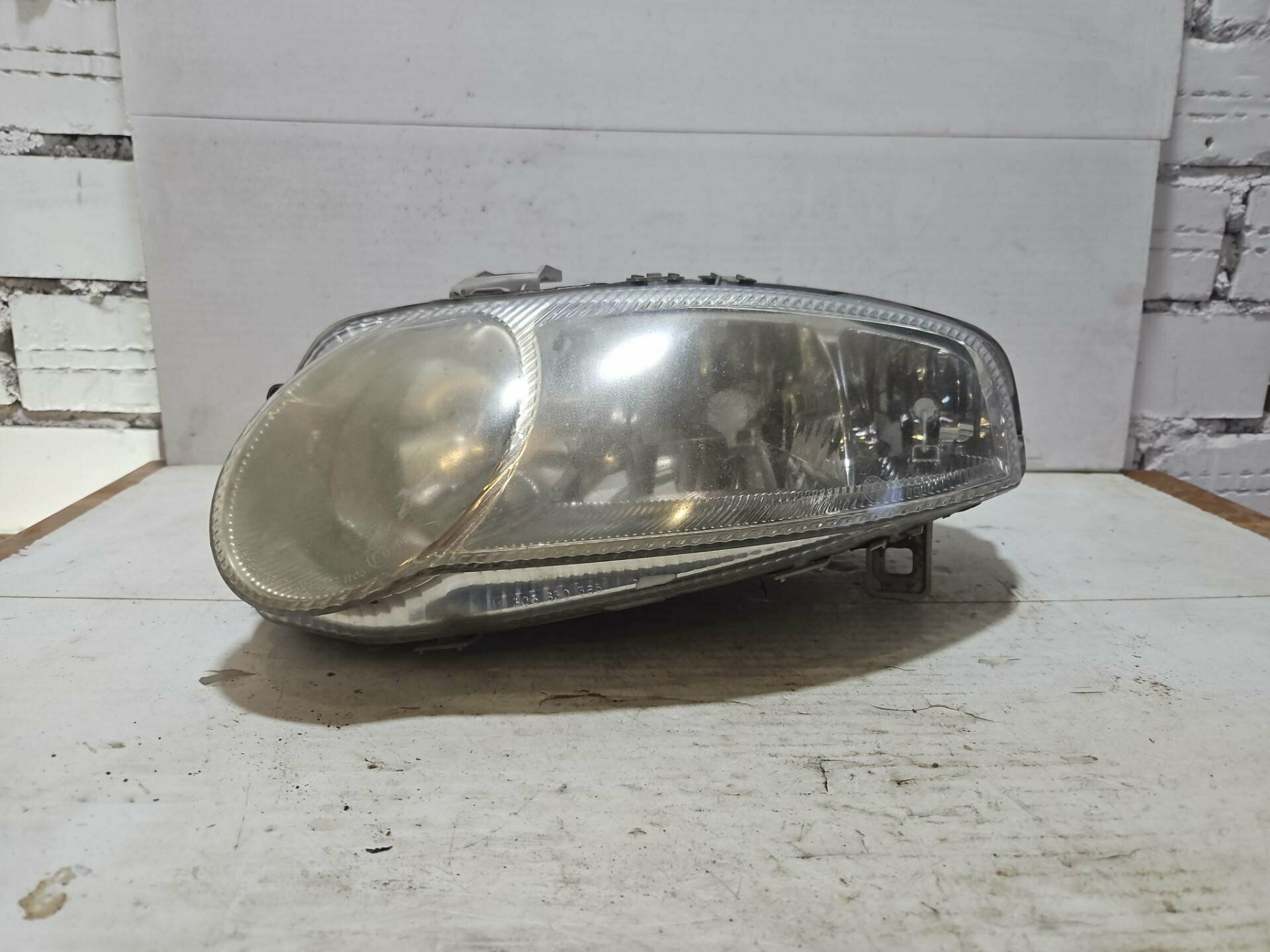 Фара левая Alfa Romeo 147 2002 468261960