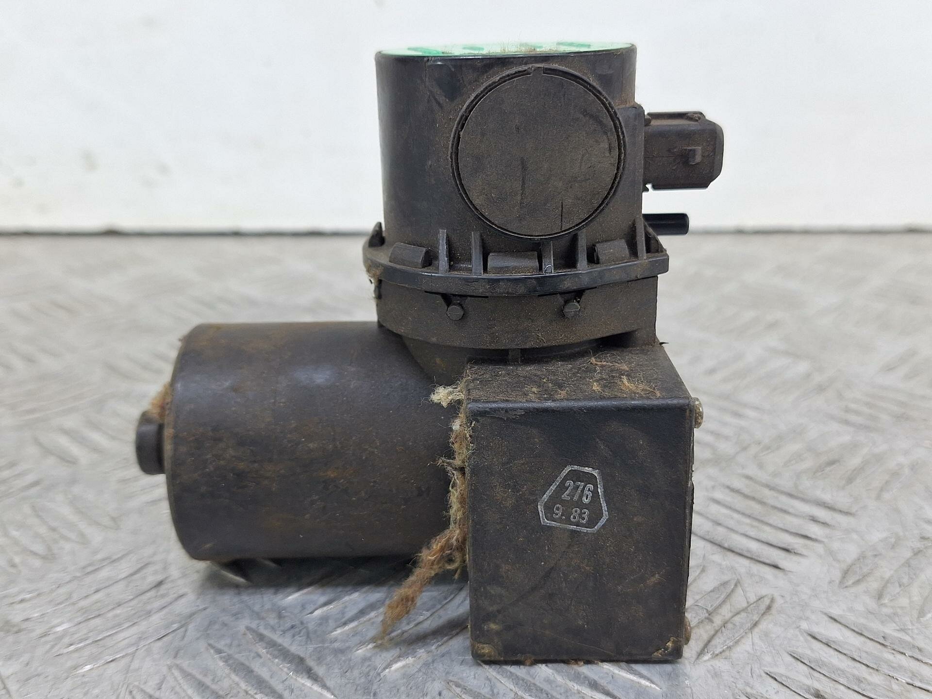 Компрессор центрального замка Audi 100 С3 (1982 - 1988) 443862257A