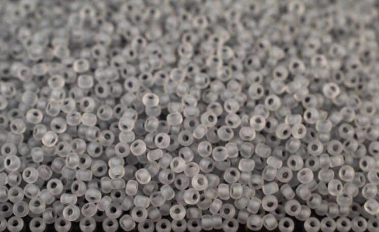 Бисер Preciosa 38342 серый матовый 10/0, 5 гр,1 шт.