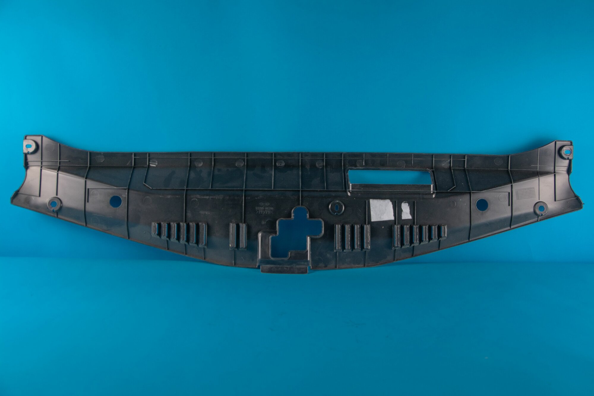 Кожух замка капота, накладка замка Toyota Camry 2018-2024 5329533130 Тойота Камри