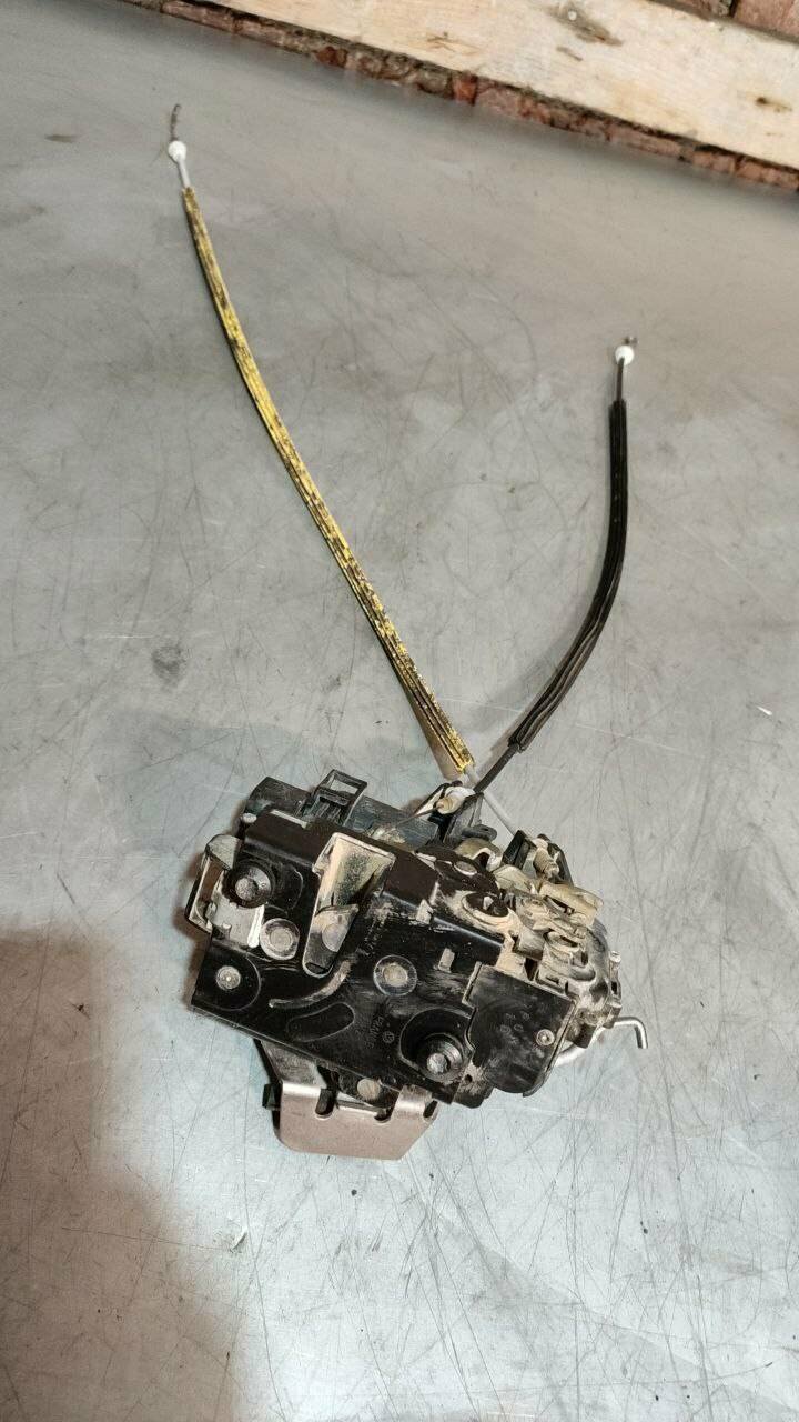 Замок двери задней правой Audi A6 C5 2000 4B0839016G