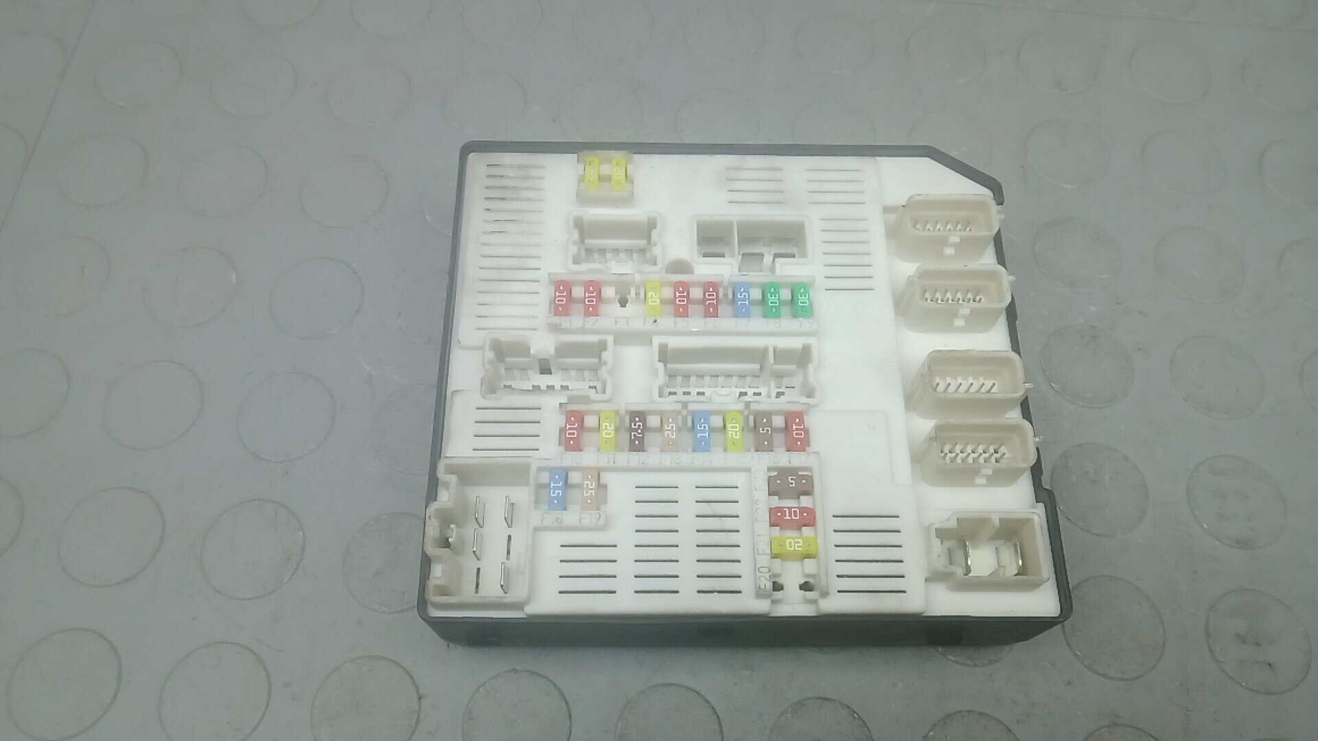 Блок предохранителей RENAULT MEGANE 3, Номер 8229277765