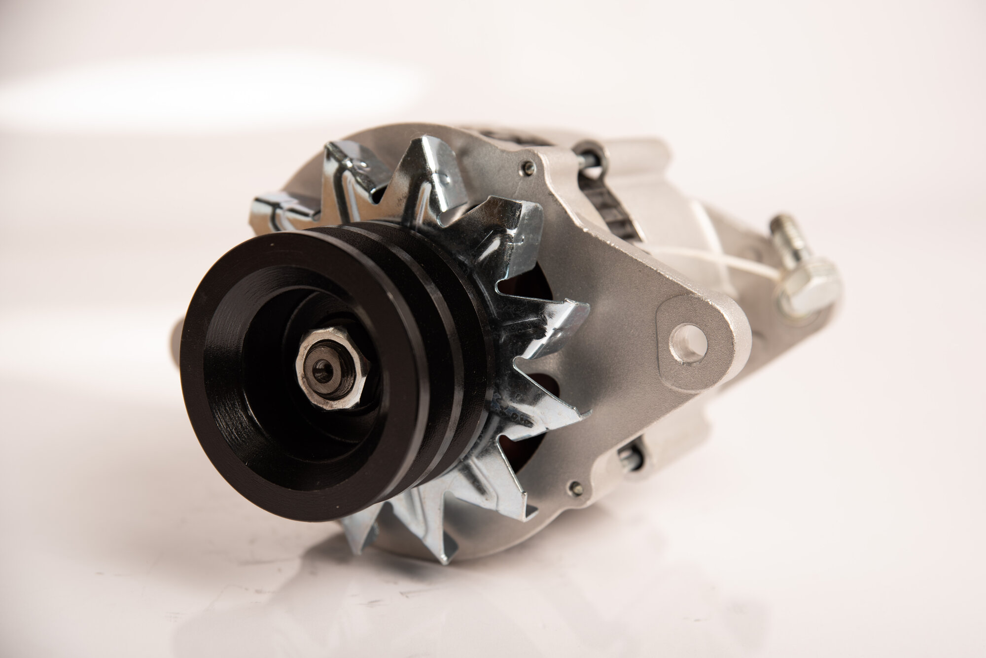 Генератор 23100-02N14 Powertec Nissan