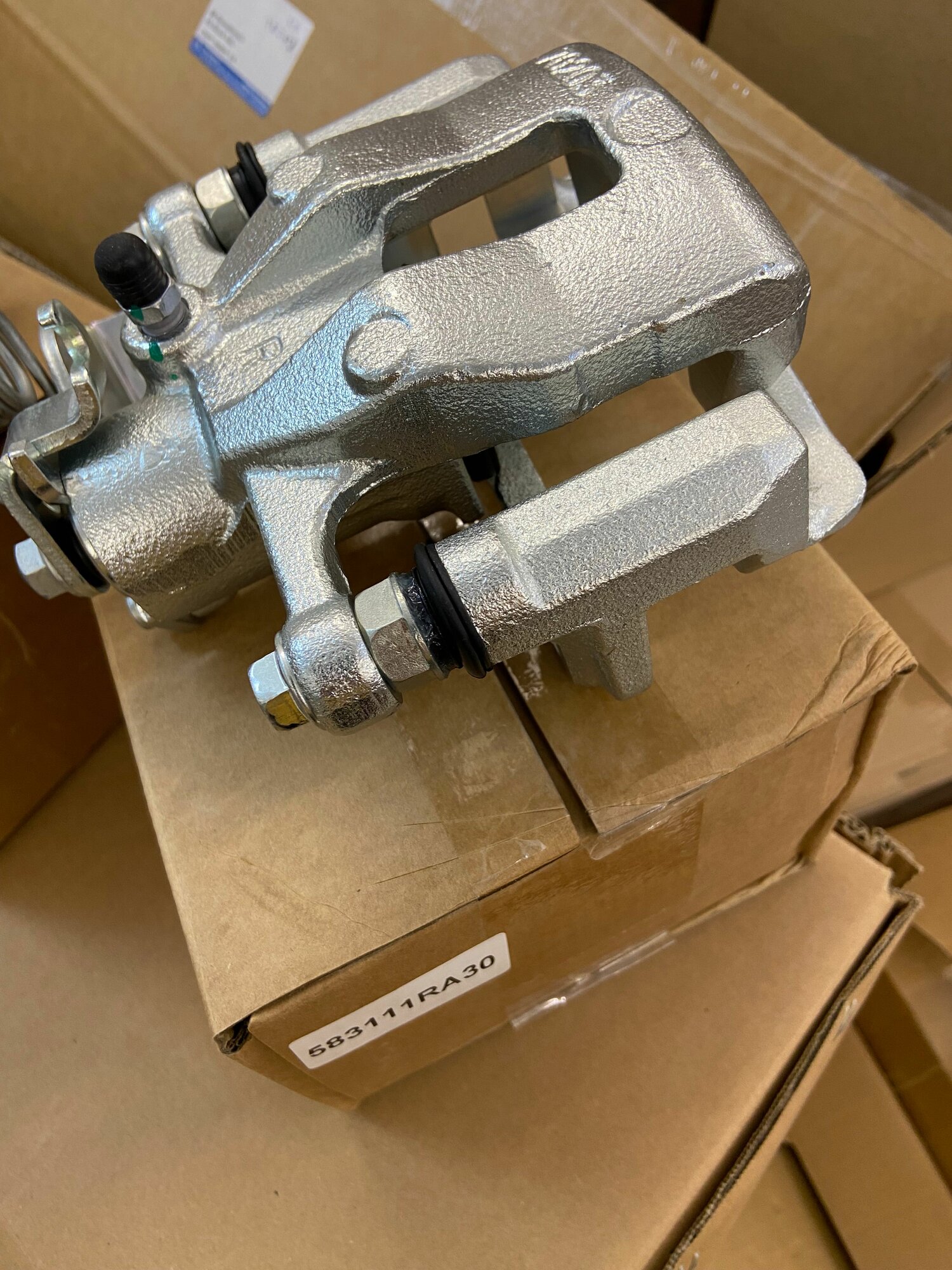 Суппорт тормозной задний правый Хендай Солярис/Киа Рио 3