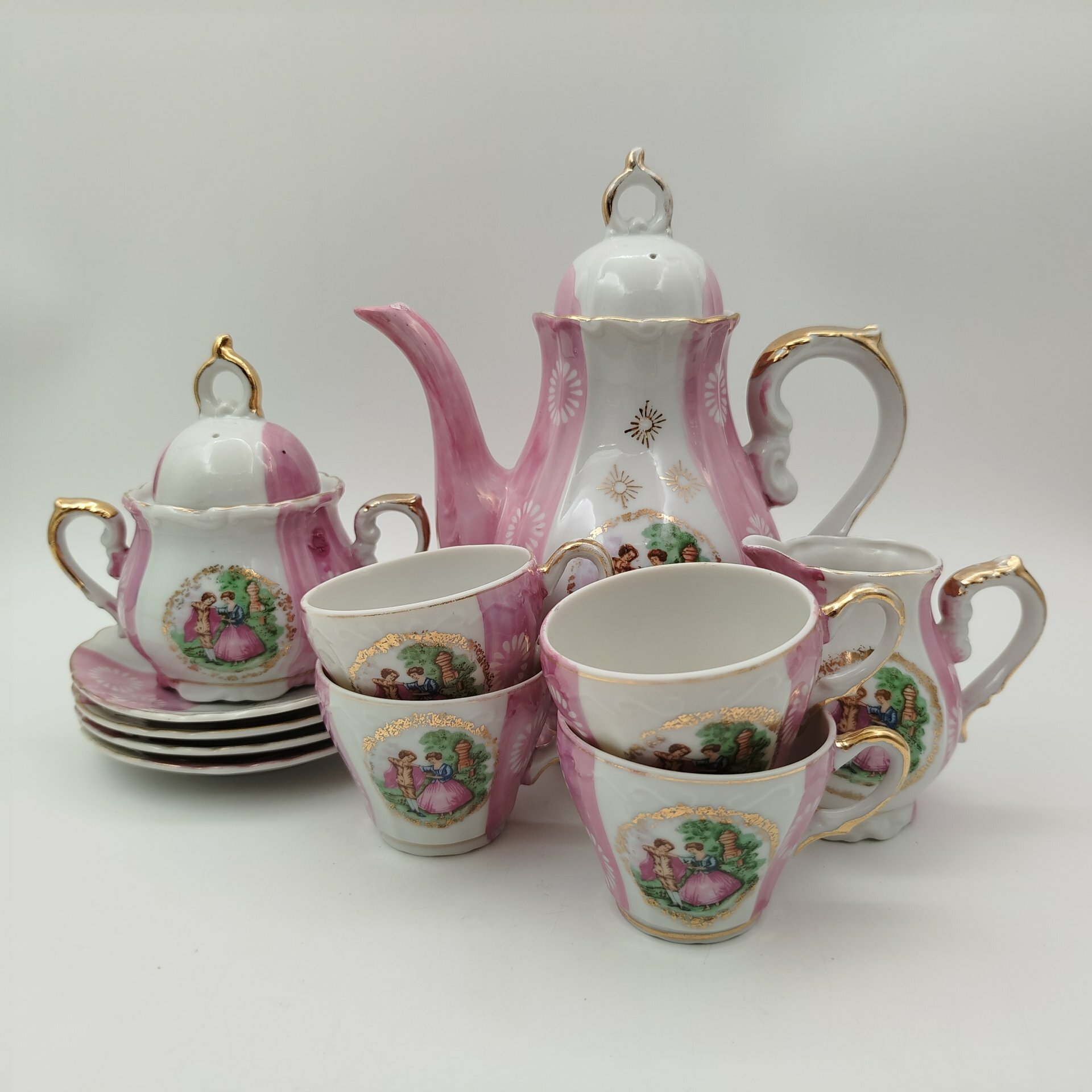 Сервиз кофейный с декором в виде галантной сцены на 4 персоны (11 предметов), "Eiho"