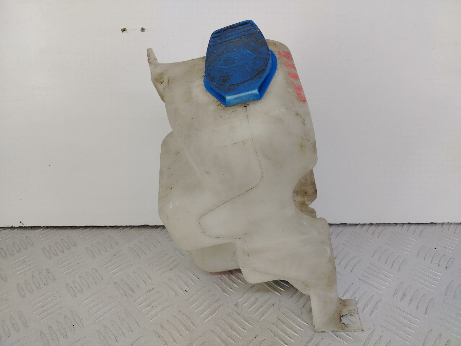 Бачок омывателя Volkswagen Golf 4 1999 1J0955453