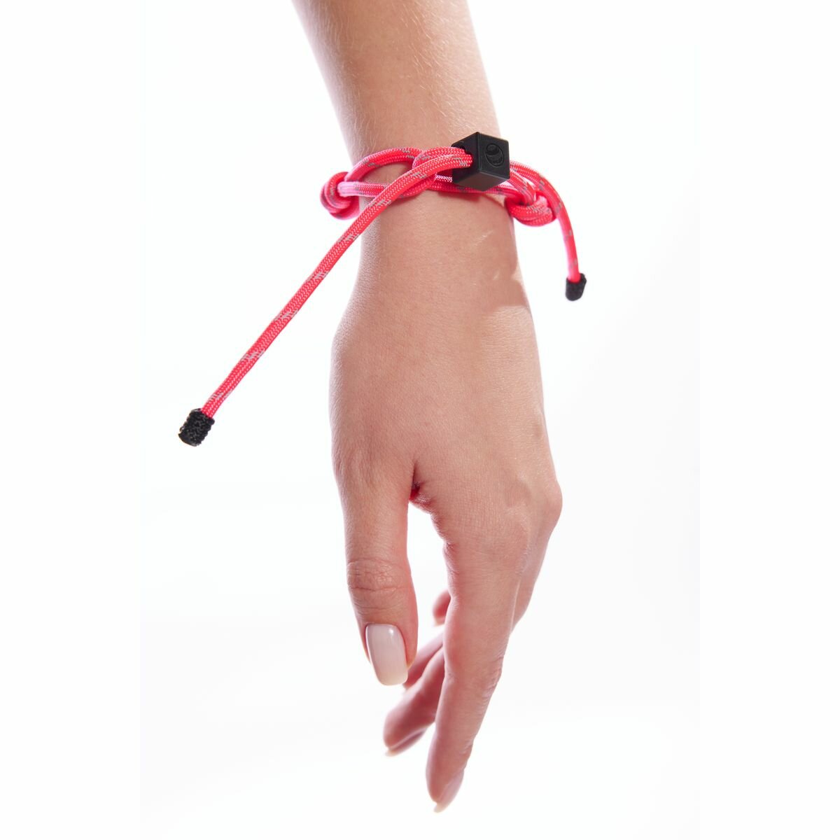 Плетеный браслет