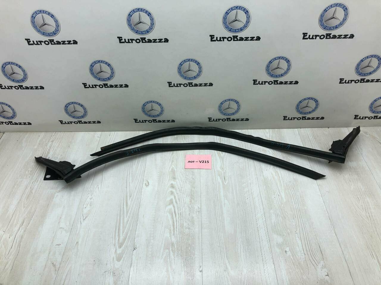 Уплотнитель стекла двери внешний Mercedes R171 А1717200124