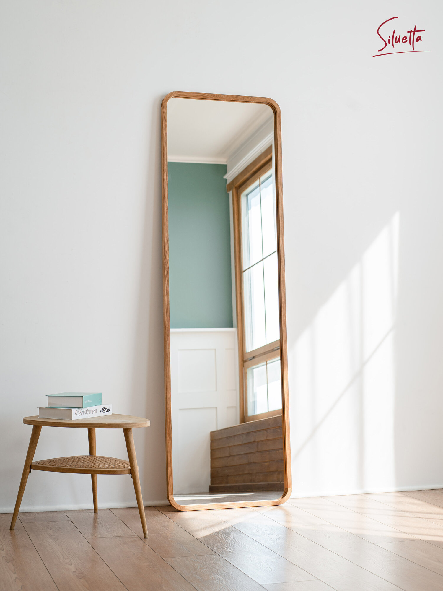 Дизайнерское зеркало Juliet в деревянной раме из массива дуба от бренда Siluetta. 200x90. Светлый дуб