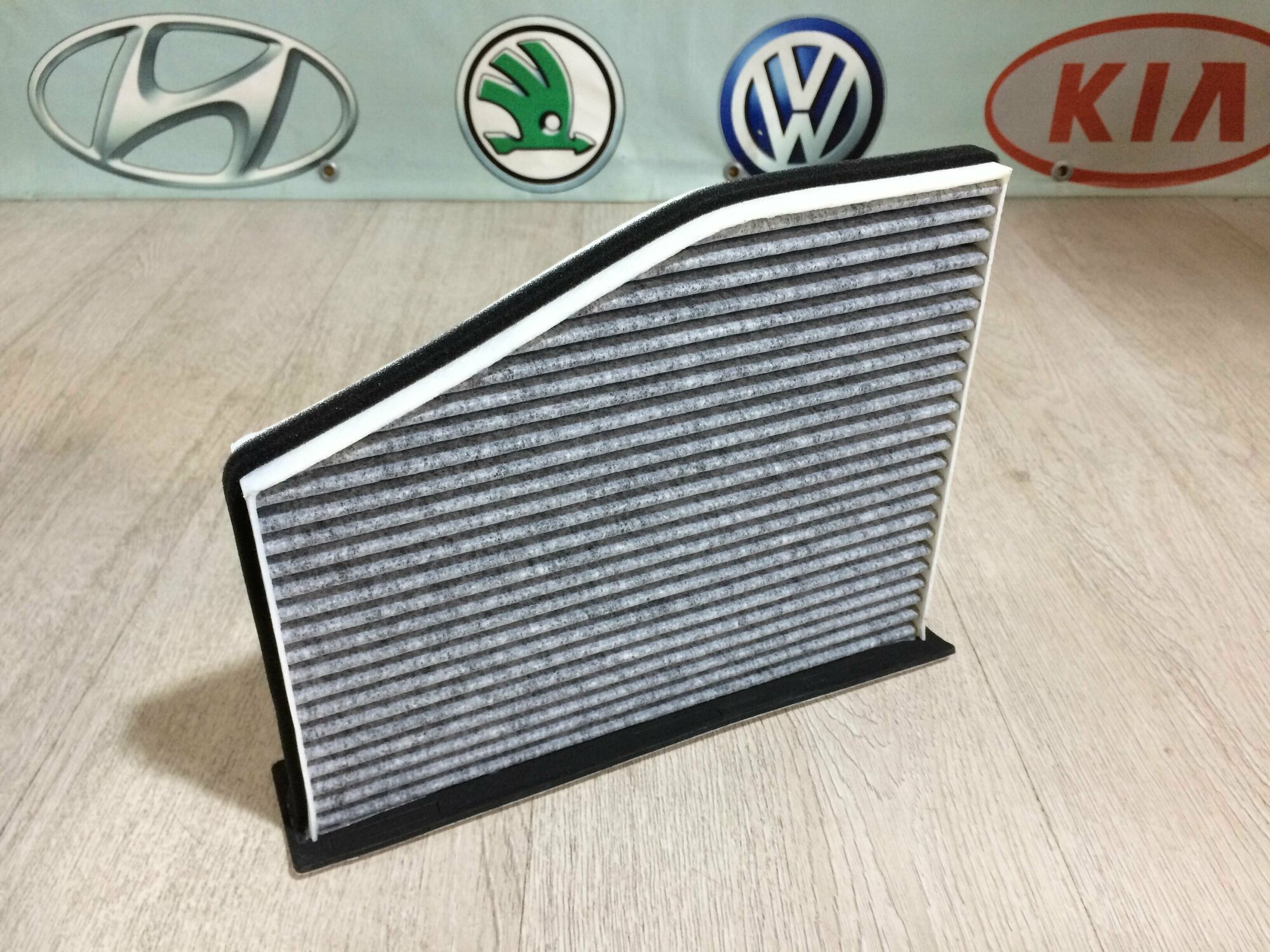 Фильтр салонный угольный оригинал Шкода Фольксваген Ауди Сеат Skoda Volkswagen Audi Seat