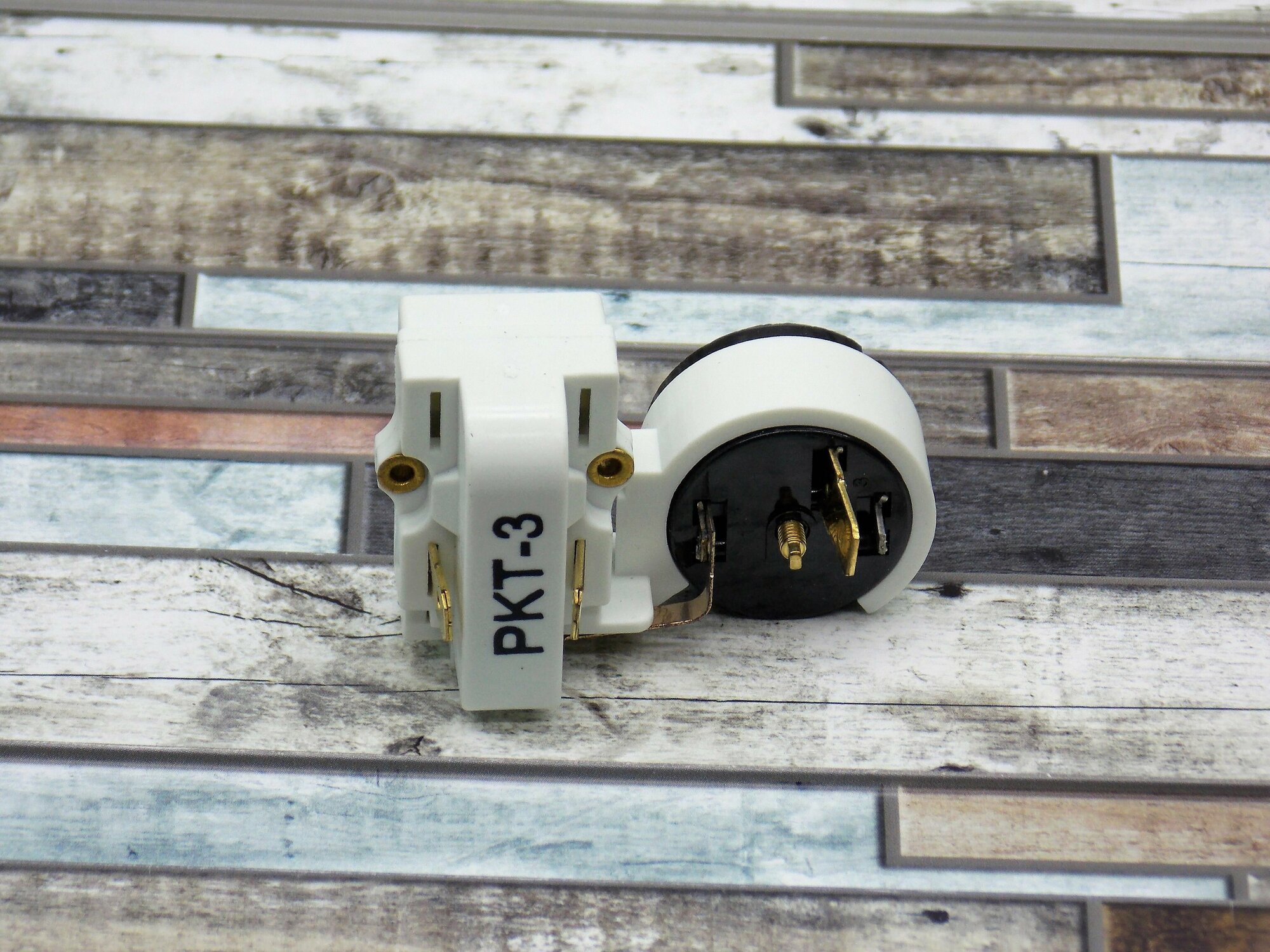 Пусковое реле для холодильника Атлант, Минск, Бирюса, Indesit, Ariston, Stinol. РКТ-3.