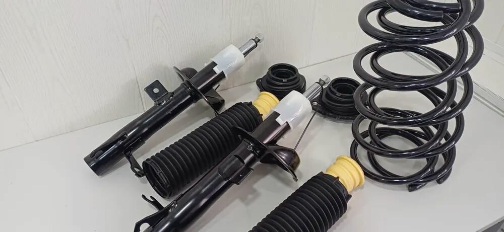 Передние амортизаторы Форд Фокус 3 ford focus 3 комплект с пружинами подшипниками опорами и пыльниками