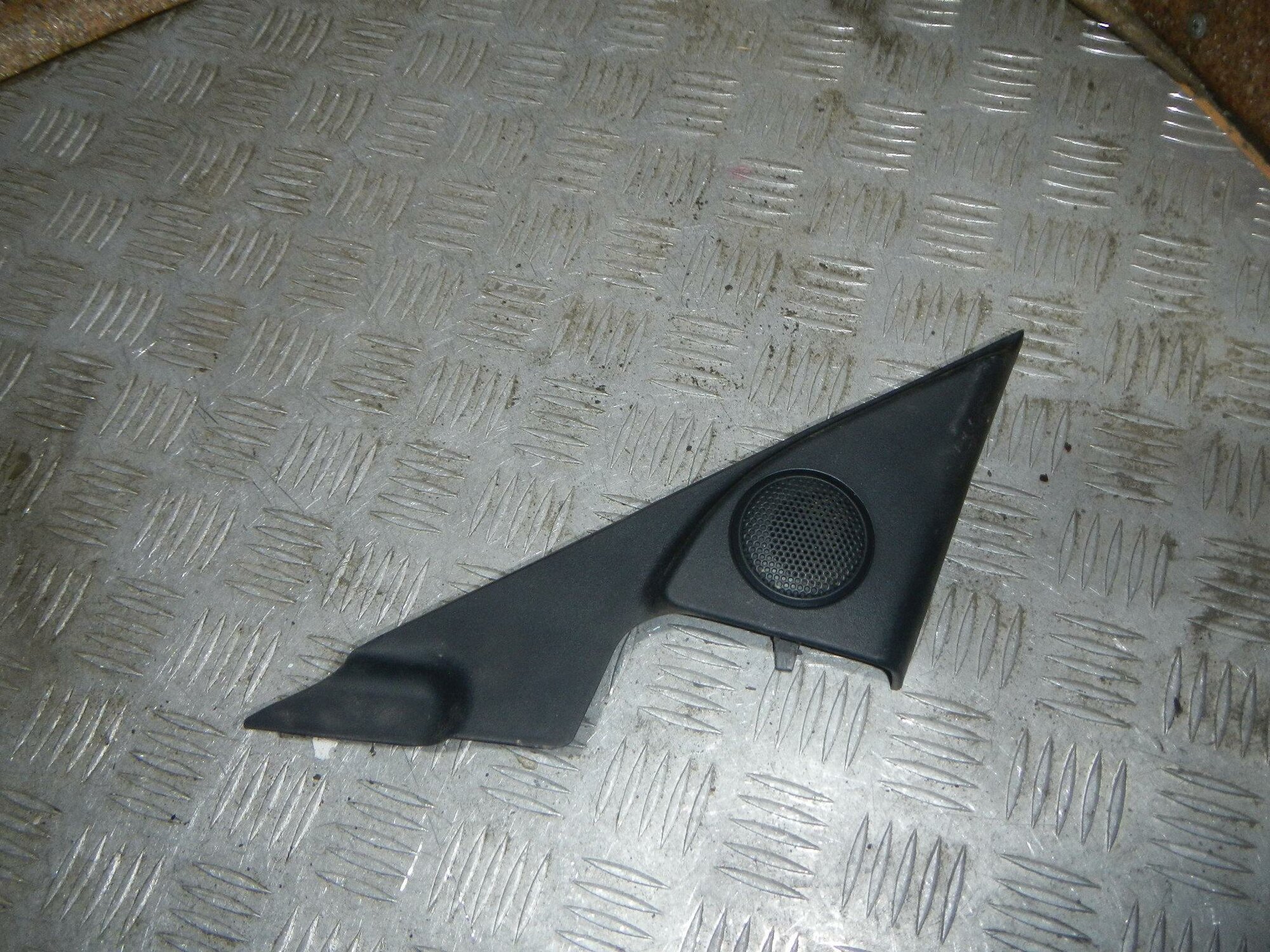 Б/У Уголок двери передней правой (внутренний), Mazda (Мазда)-6 (GH) (07-) MAZDA 6 (GH) (07-) С динамиком. Потертости. 491...