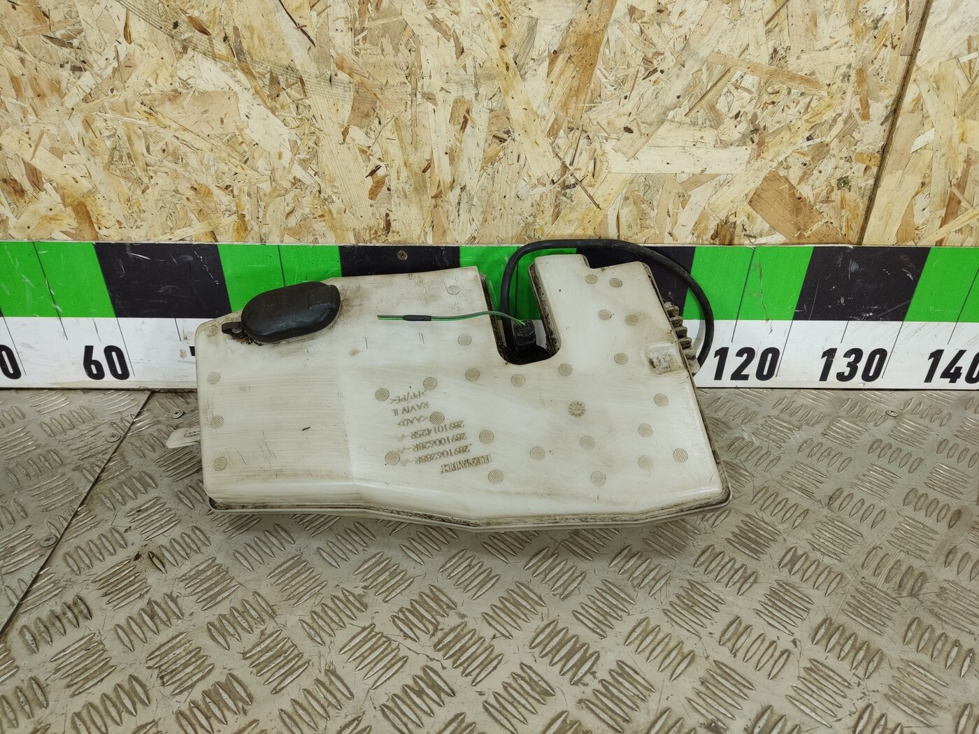 Бачок омывателя лобового стекла RENAULT Logan 2005 2014 8200210002