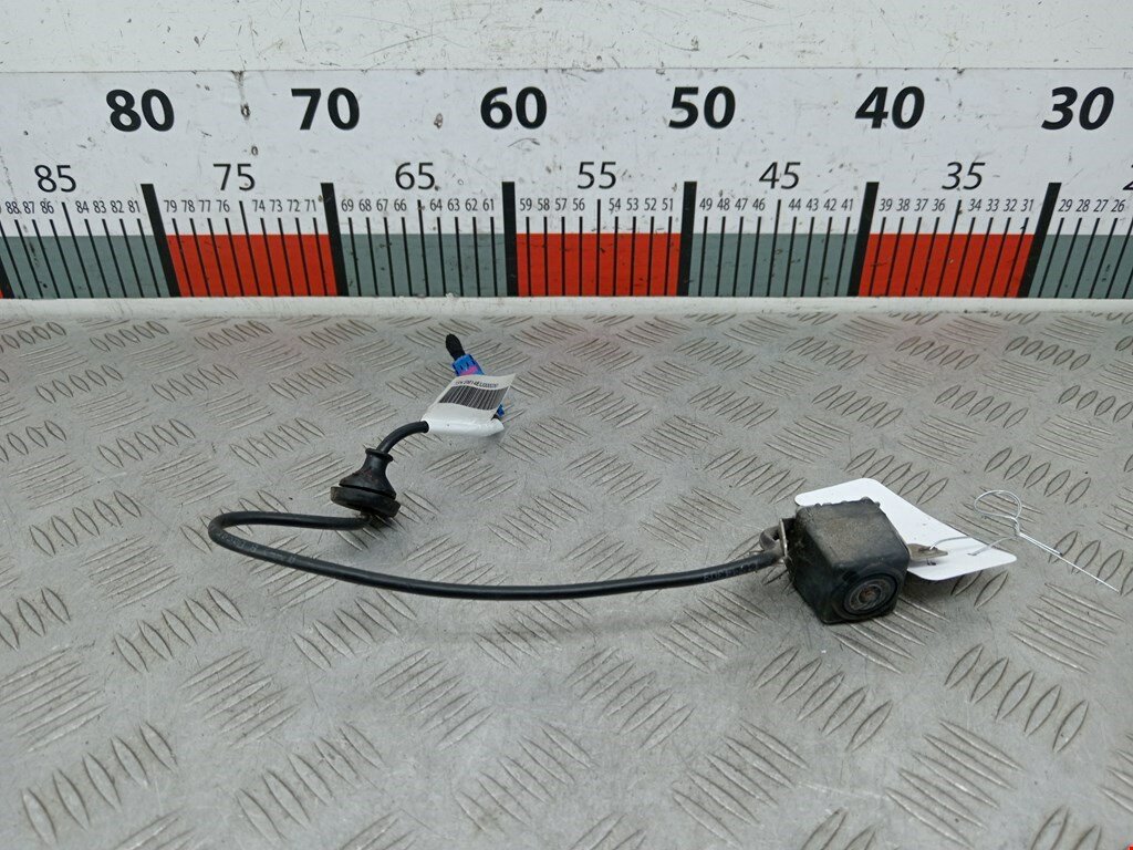 Камера заднего вида Tesla Model S 100677300E арт. 2260166