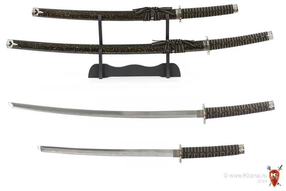 Самурайские мечи (катана и вакидзаси) на подставке Armas del Mundo ...