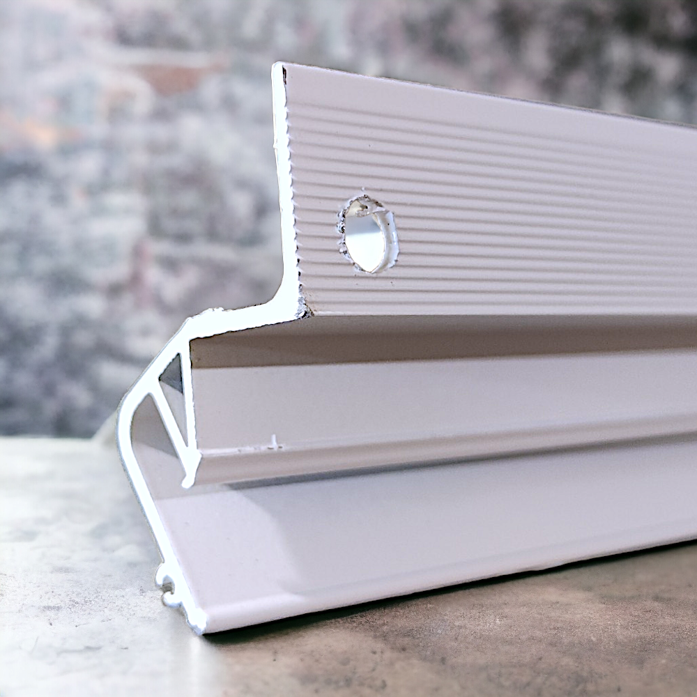 Профиль парящий 8406/FLY02 белый 2м (2шт по 1м)