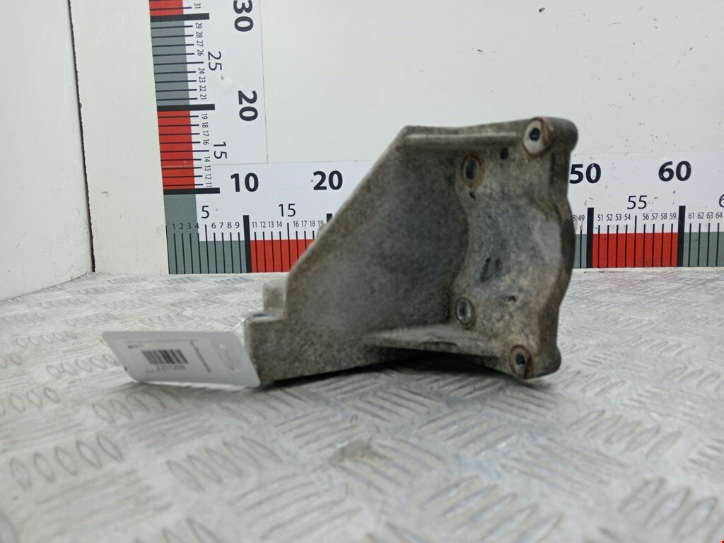 Кронштейн (крепление лапа) двигателя Mazda 2 DY 1461299 арт. 2201208