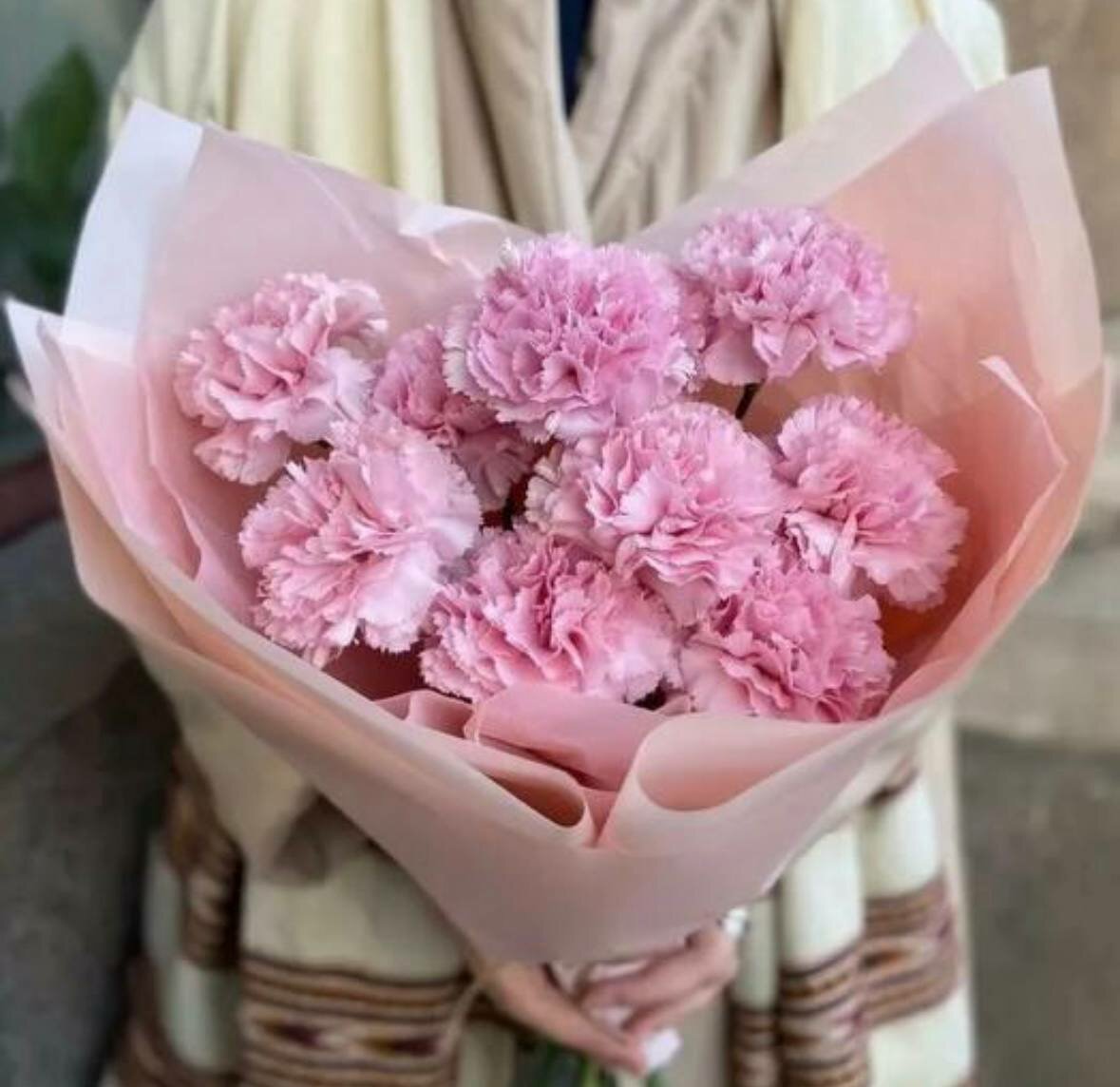 Букет из розовых гвоздик