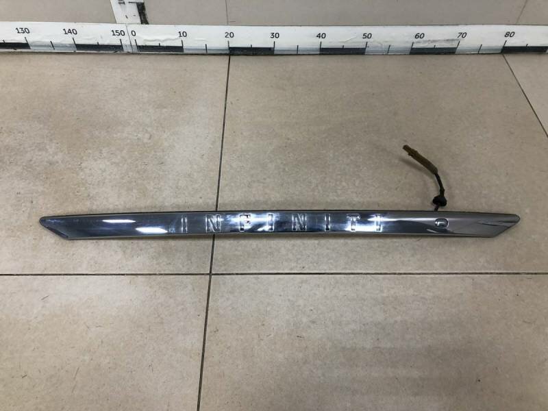 Накладка двери багажника Infiniti FX/QX70 S51 2008-2017 кат.номер: 908101CJ0A