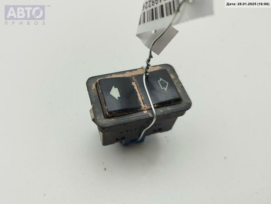 Кнопка стеклоподъемника переднего правого BMW 7 E38 (1994-2001)