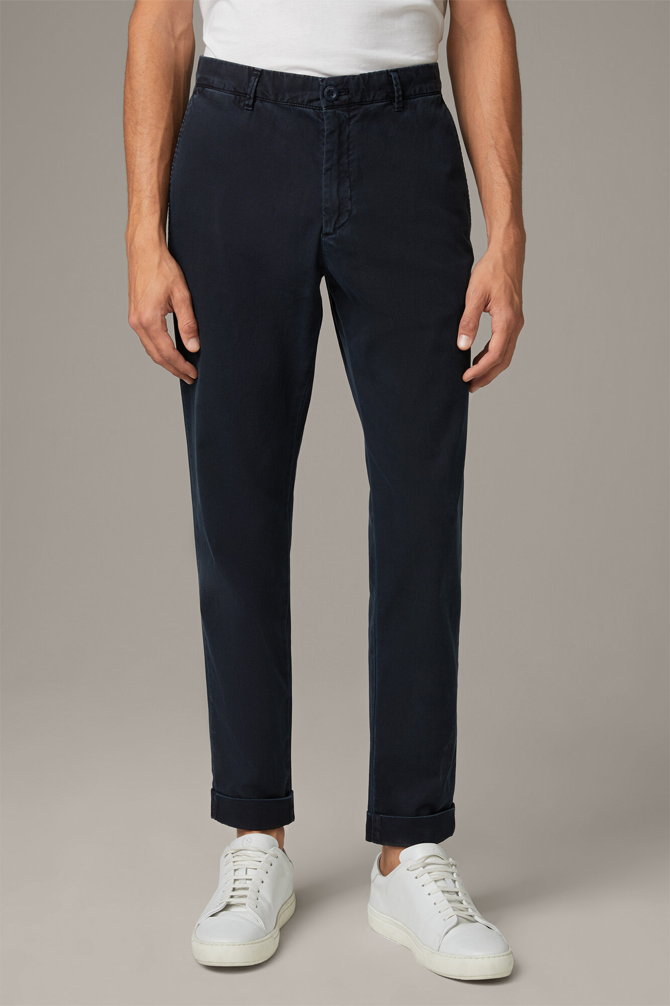 Брюки чинос