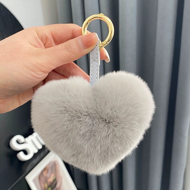 Сердцевидный корейский плюшевый брелок из настоящей кроличьей шерсти в оттенке светлого серого, высота 9 см