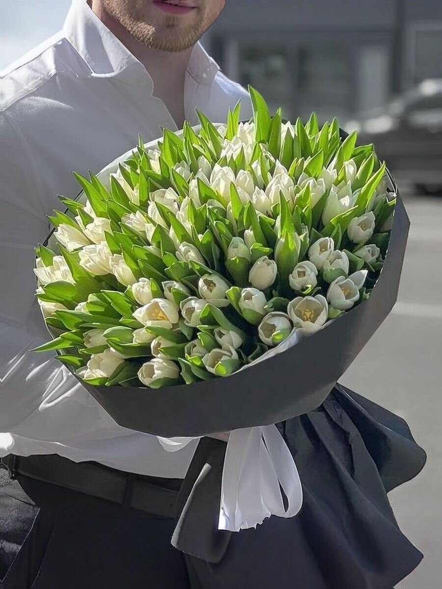 Букет из 101 белого тюльпана