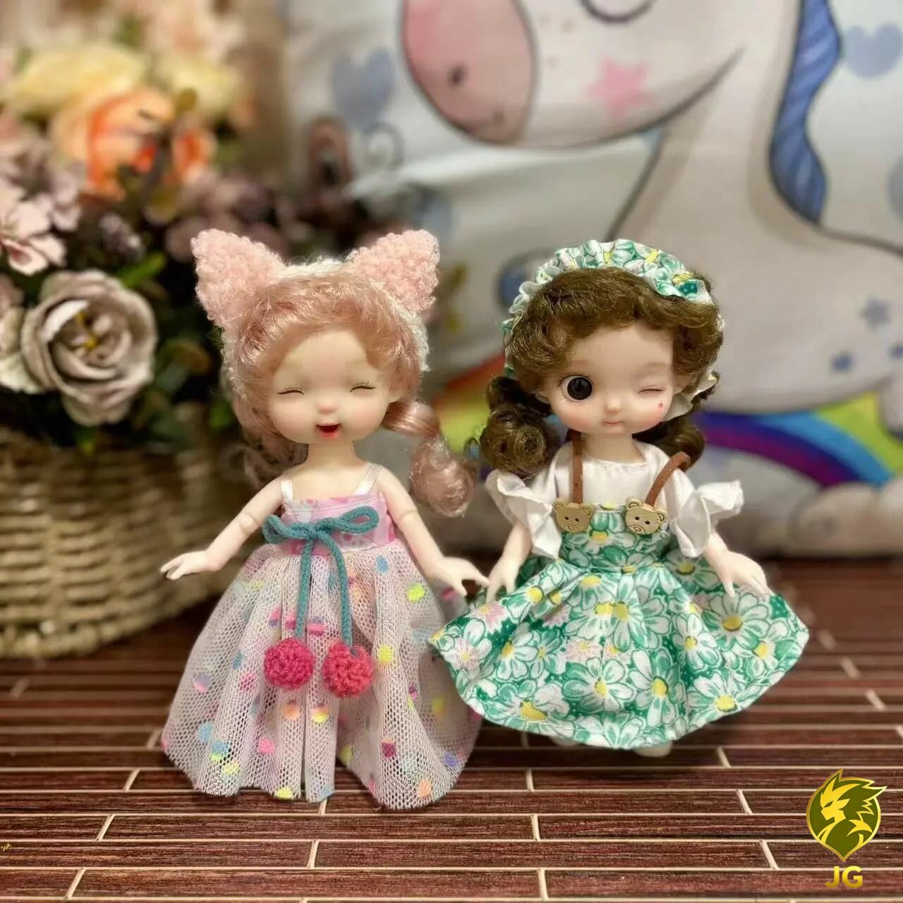 Кукла 17см девочка с набором одежды для переодевания (8 предметов) Подарок на день рождения Платья, аксессуары