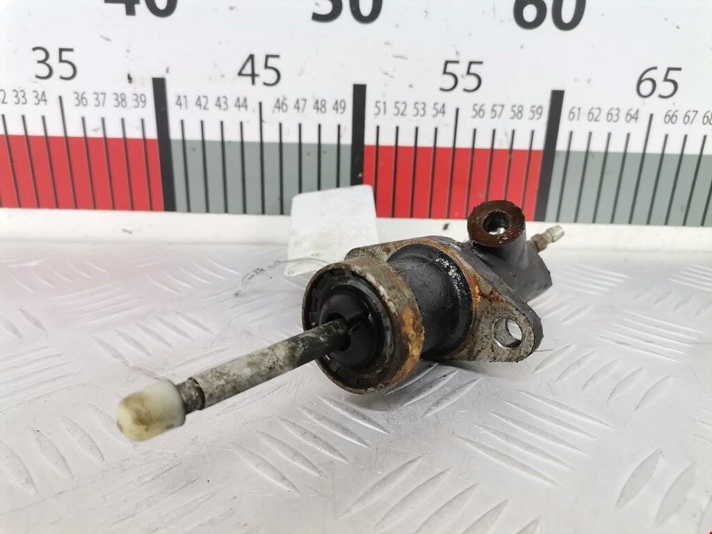 Цилиндр сцепления главный BMW 5-Series (E34) 21526758828 арт. 1588837