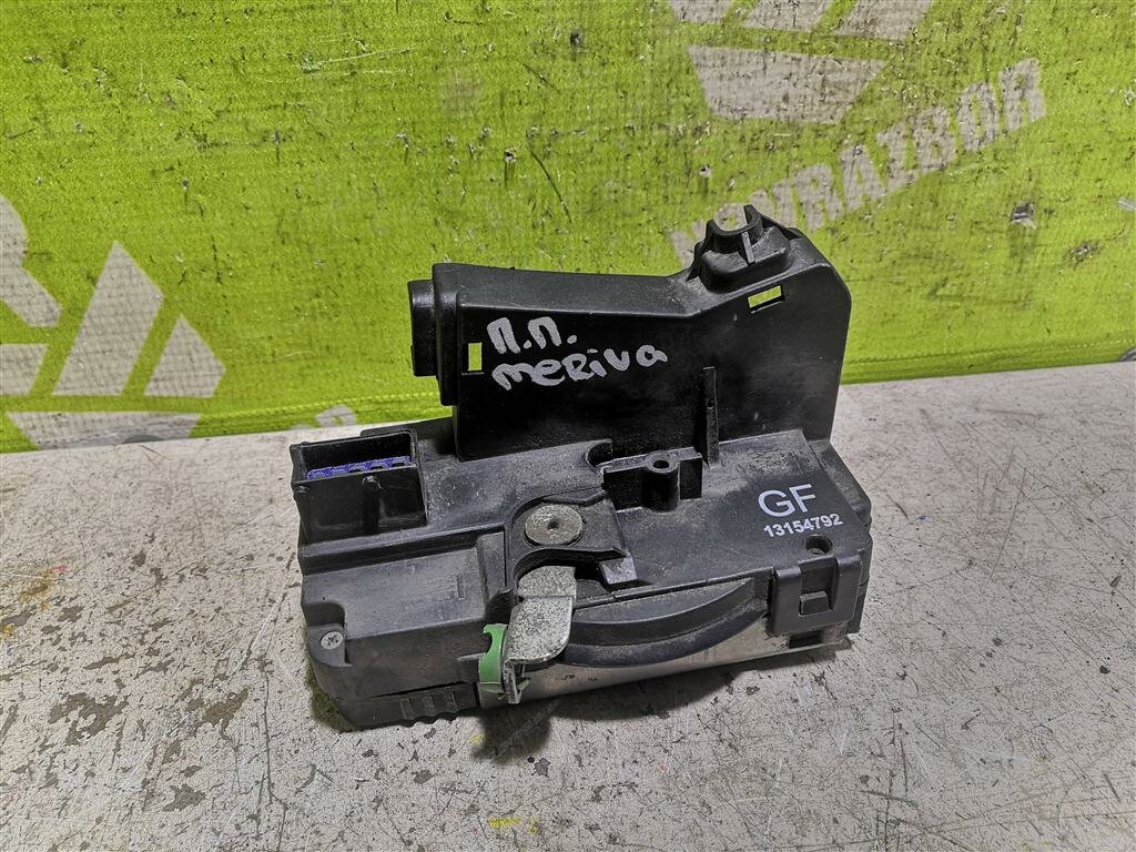 Замок двери передней правой Opel Meriva 2003-2010