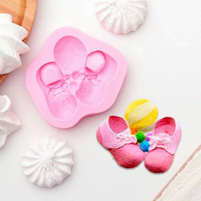 Молд для шоколада/мастики силиконовый Башмачки и мячик 7х6 см. (Набор из 2 шт.)