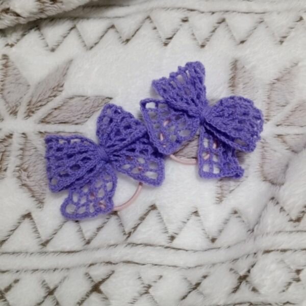 Вязаные резинки "Бантики" ручной работы