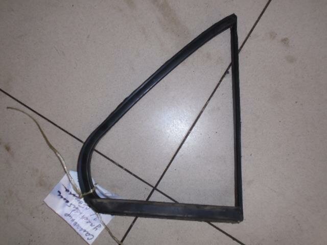 Уплотнитель стекла двери задней левой форточки от Iran Khodro Samand 2003>