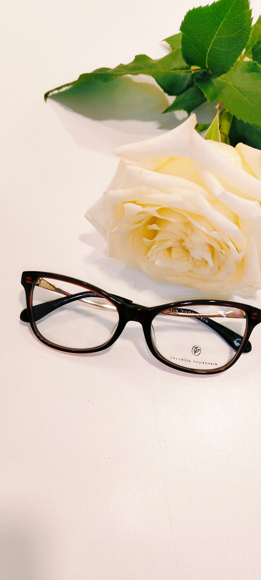 Оправа Valentin Yudashkin VYF 059 C02 в бордовом цвете с золотыми тонкими дужками