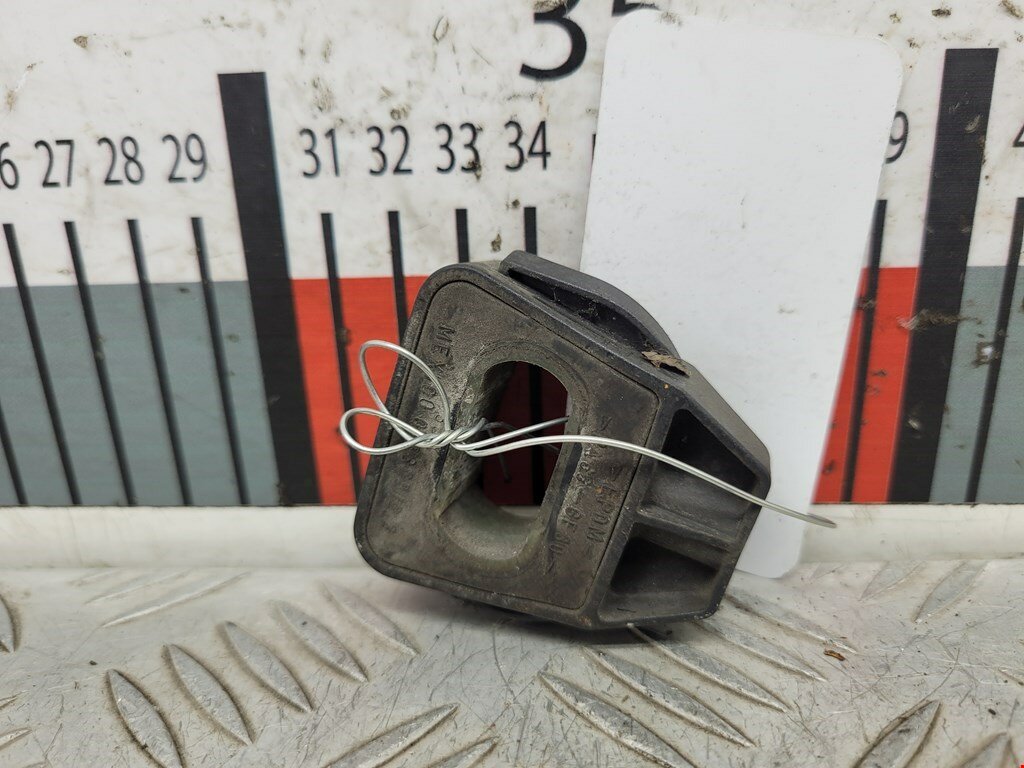 Кронштейн (крепление) радиатора Volkswagen Golf 4 1J0806157F арт. 2134884