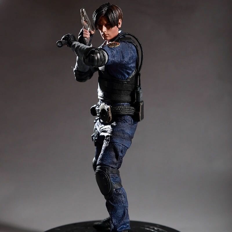 Resident Evil Village/фигурка Resident Evil Village 34cm