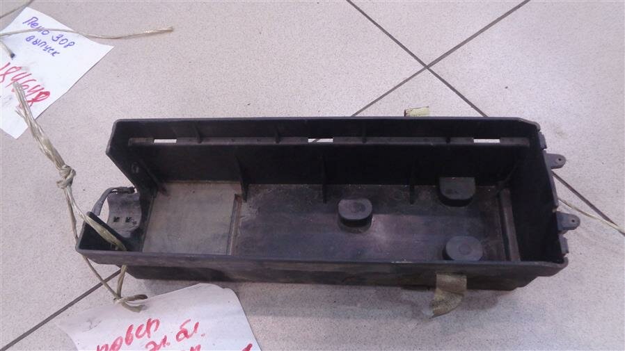 Корпус блока предохранителей подкапотного от Land Rover Discovery 3 2004-2009