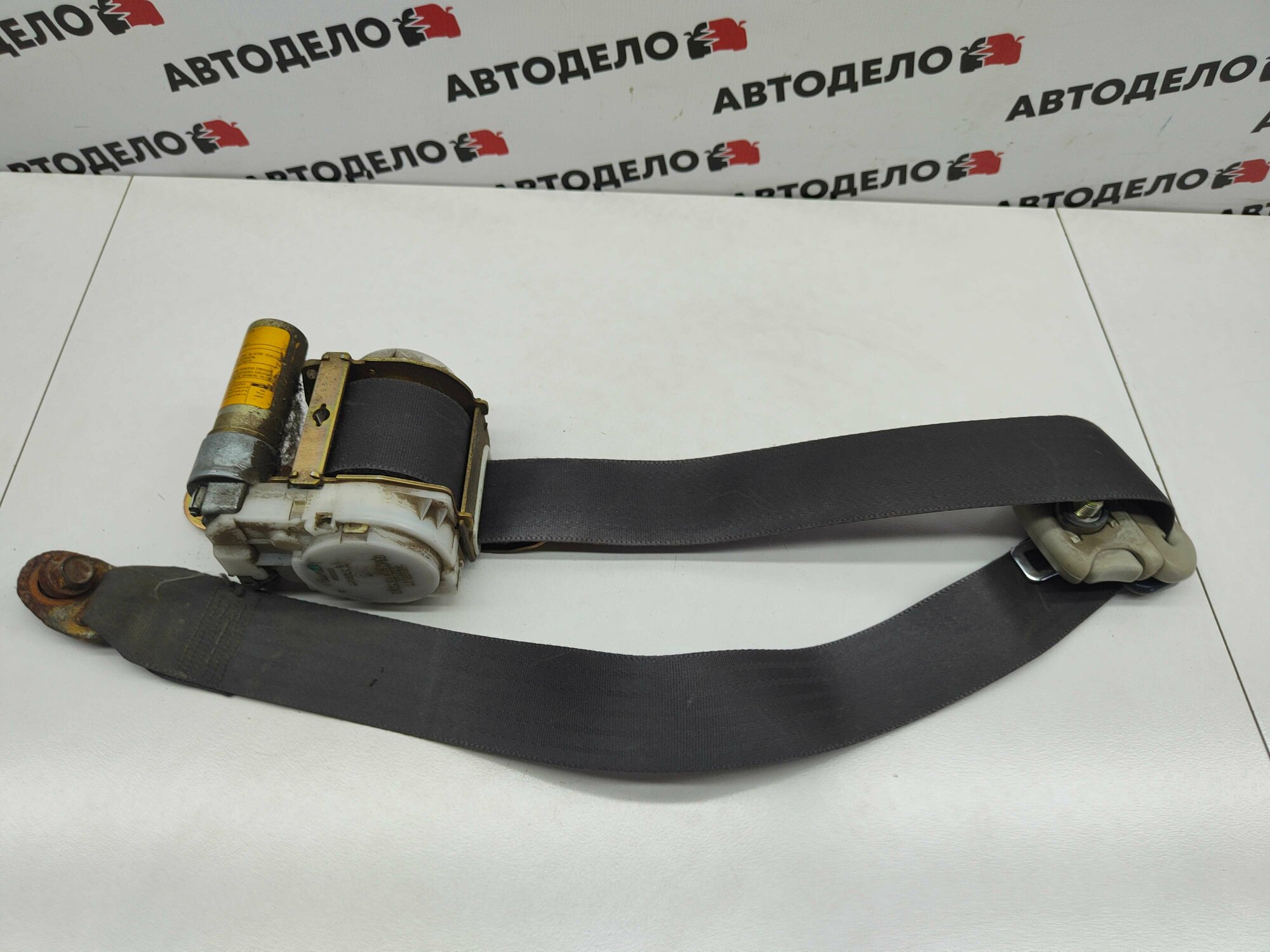 Ремень передний левый Toyota Duet M100 2001 г.в