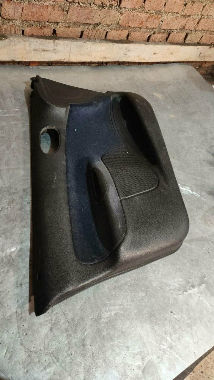 Обшивка двери передней левой Peugeot 206 2001 96293246