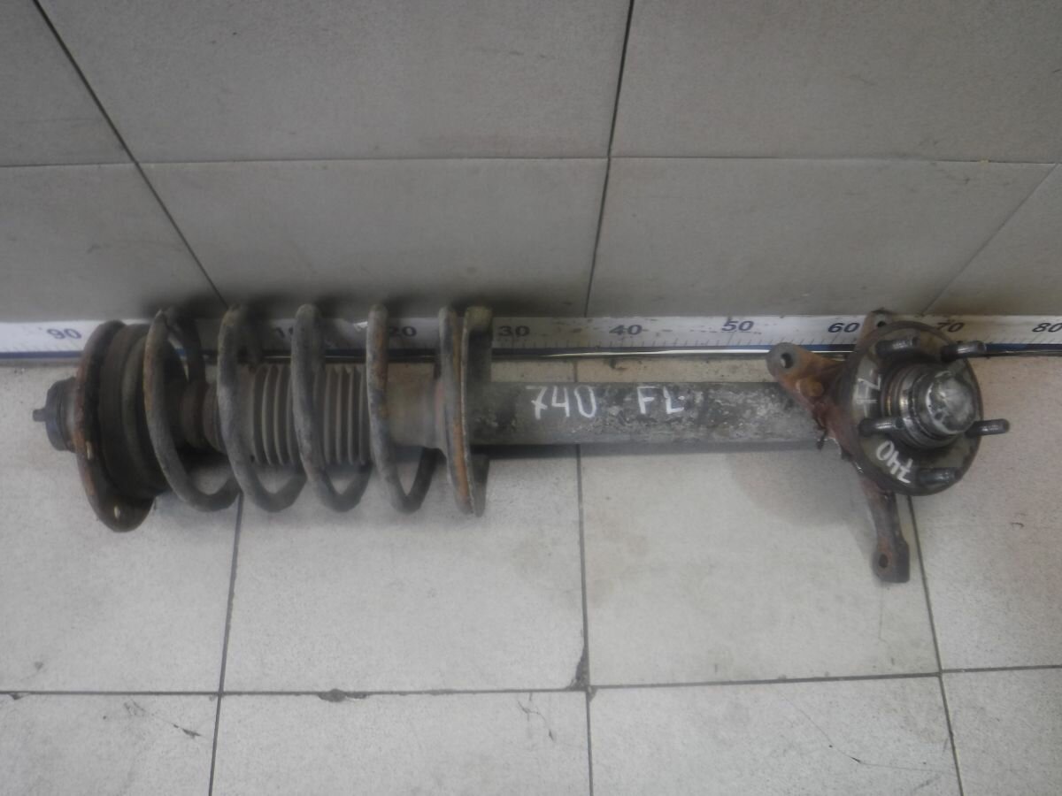 Стойка амортизатора переднего левого Volvo 740 I (1983—1992) 274215