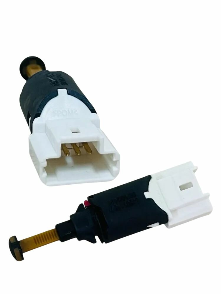 Датчик включения стоп-сигнала / сигнала торможения (оригинал) Vesta, Kalina, Priora, Largus (нового образца)