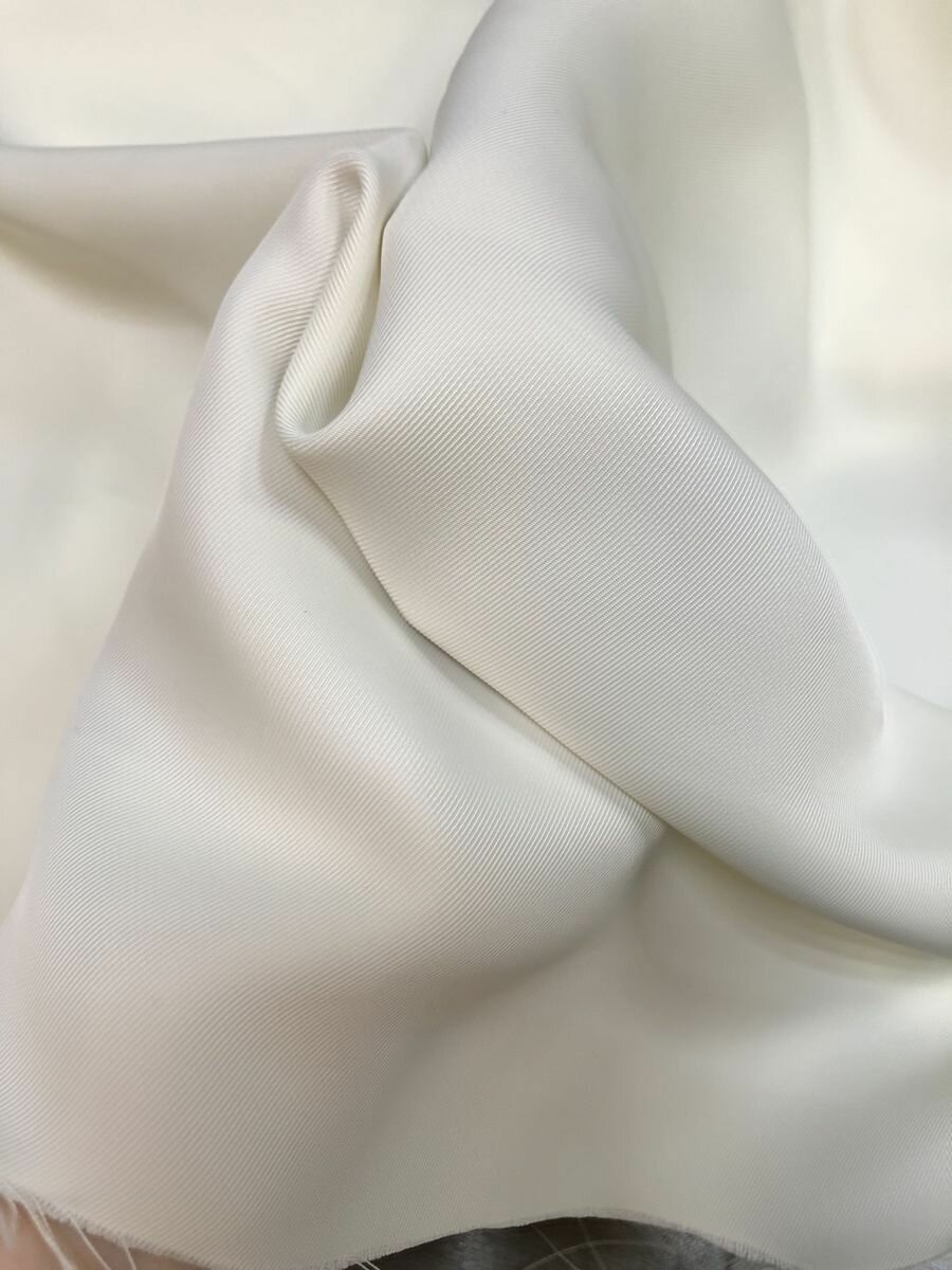 Твил молочный плательно-костюмный Италия