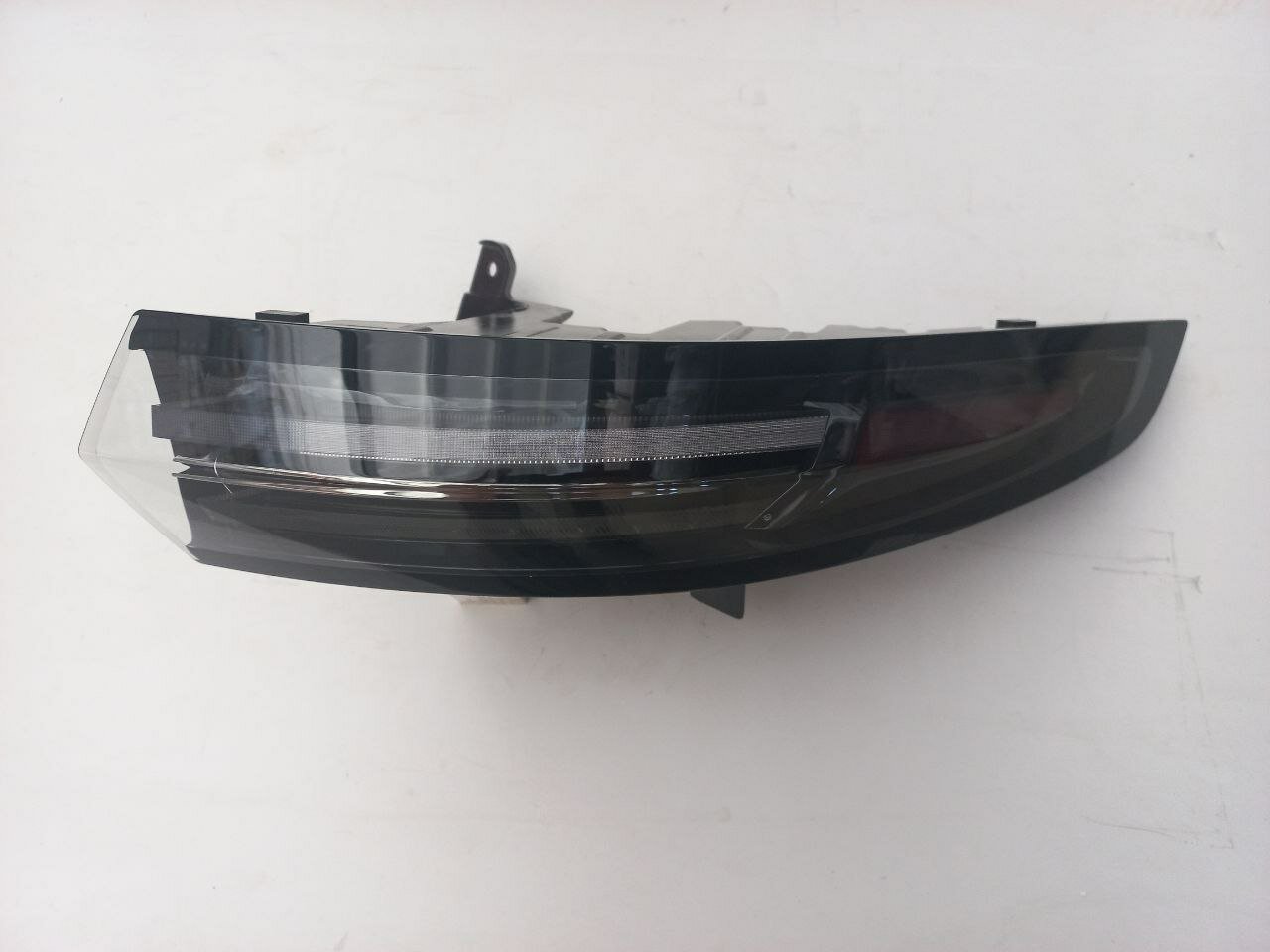 Фонарь задний правый Lixiang L9 [1.5 16V 4AT внедорожник 4X4 гибрид Turbo] X0141330012