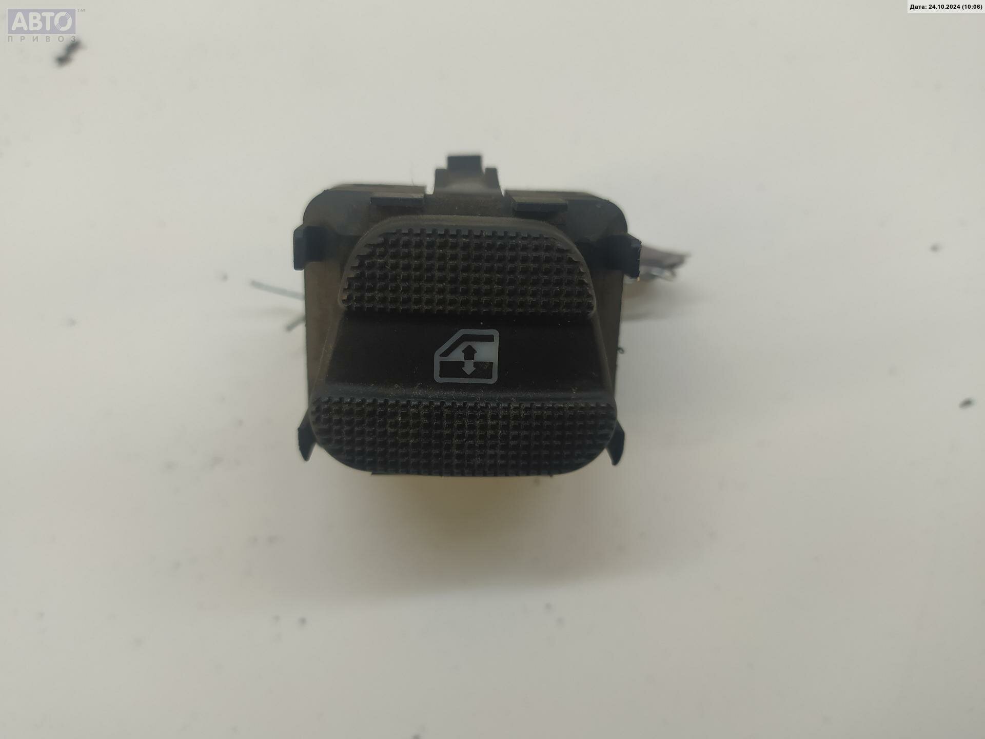 Кнопка стеклоподъемника заднего левого Volkswagen Golf-3