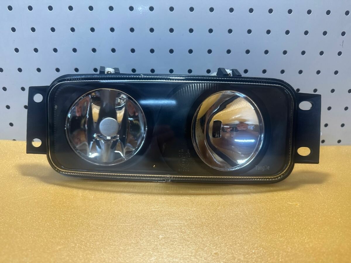 Фара противотуманная правая с дальним светом Scania 4 серии